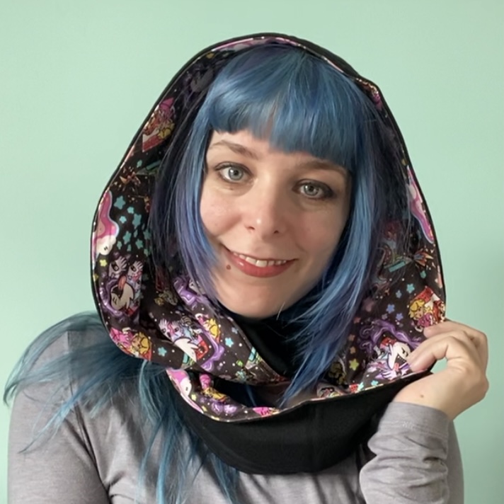 Wednesday Window Snood – That’s Sew Becky